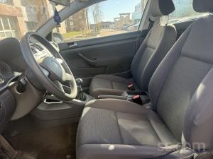 Volkswagen Golf 2004 Rīga, ar dzinēja tilpumu 1.40 L un nobraukumu 0 tūkst. km par 2400 €, foto 6 vietnē AUTOMOTO.COM.LV
