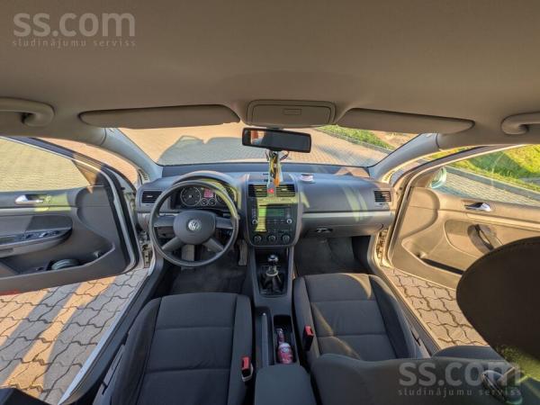 Volkswagen Golf 2004 Rēzekne, ar dzinēja tilpumu 1.90 L un nobraukumu 301 tūkst. km par 2000 €, foto 7 vietnē AUTOMOTO.COM.LV