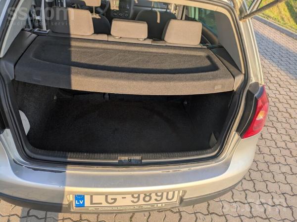 Volkswagen Golf 2004 Rēzekne, ar dzinēja tilpumu 1.90 L un nobraukumu 301 tūkst. km par 2000 €, foto 8 vietnē AUTOMOTO.COM.LV