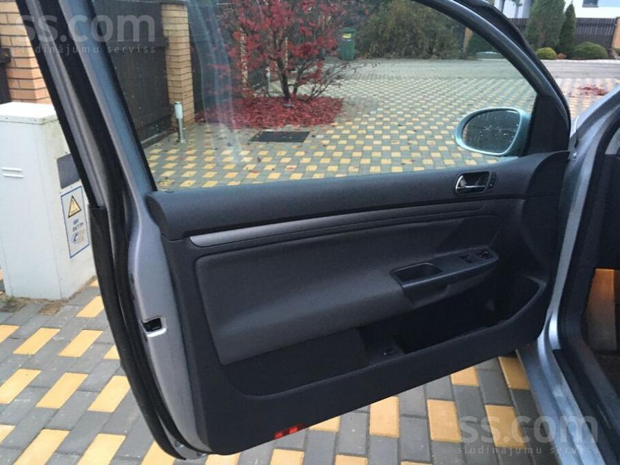 Volkswagen Golf 2004 in Riga, with an engine capacity of 1.60 L and mileage of 0 thousand km for 3500 €, photo 13 on AUTOMOTO.COM.LV