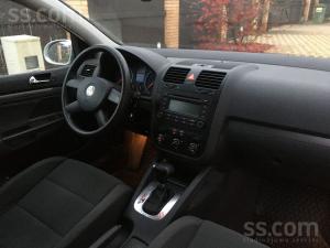 Volkswagen Golf 2004 in Riga, with an engine capacity of 1.60 L and mileage of 0 thousand km for 3500 €, photo 16 on AUTOMOTO.COM.LV