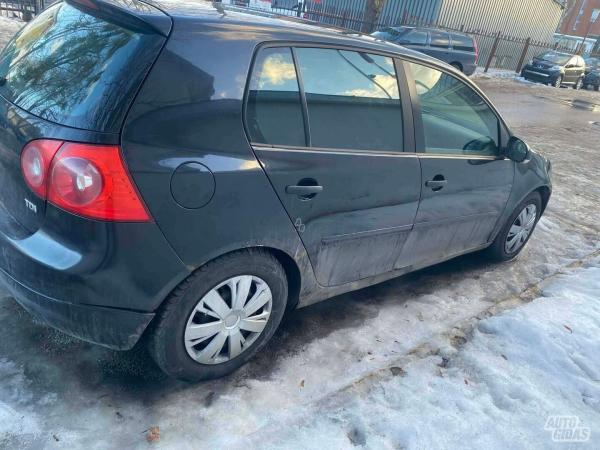 Volkswagen Golf 2004 Kauņa, ar dzinēja tilpumu 1.90 L un nobraukumu 299 tūkst. km par 300 €, foto 4 vietnē AUTOMOTO.COM.LV