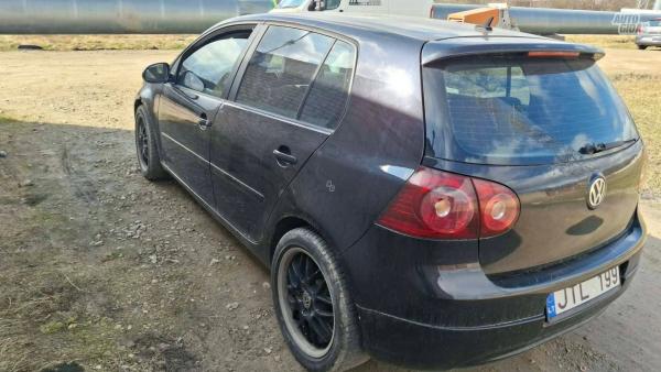 Volkswagen Golf 2004 Kauņa, ar dzinēja tilpumu 1.90 L un nobraukumu 299 tūkst. km par 300 €, foto 5 vietnē AUTOMOTO.COM.LV