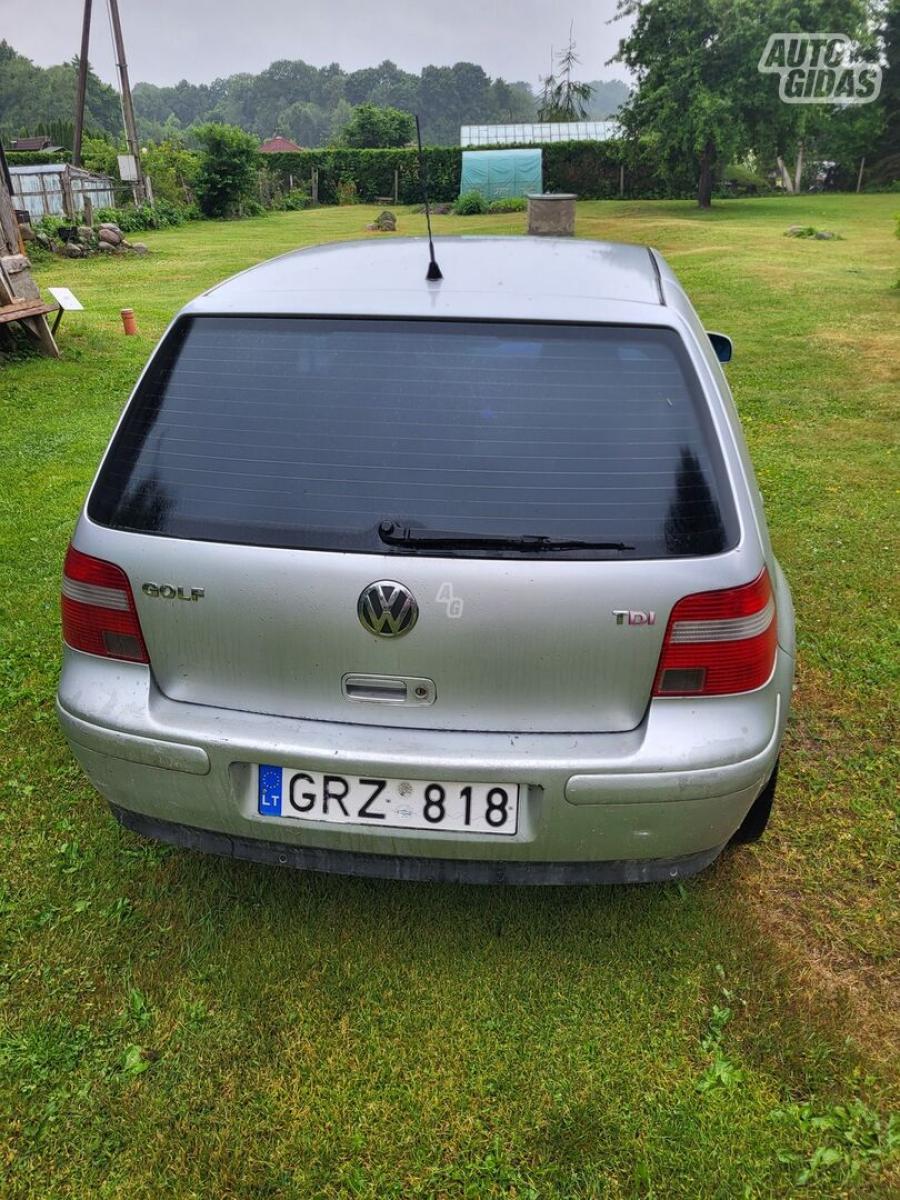 Volkswagen Golf 2004 in Gargzdai, with an engine capacity of 1.90 L and mileage of 340 thousand km for 1300 €, photo 7 on AUTOMOTO.COM.LV