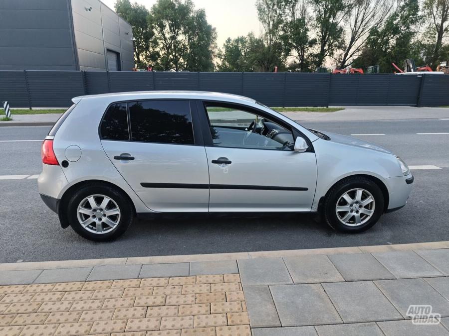 Volkswagen Golf 2004 Viļņa, ar dzinēja tilpumu 2.00 L un nobraukumu 292 tūkst. km par 1250 €, foto 7 vietnē AUTOMOTO.COM.LV