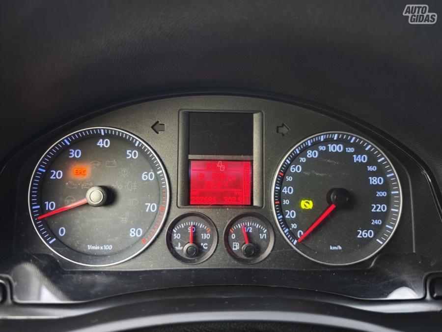 Volkswagen Golf 2004 Viļņa, ar dzinēja tilpumu 2.00 L un nobraukumu 292 tūkst. km par 1250 €, foto 13 vietnē AUTOMOTO.COM.LV