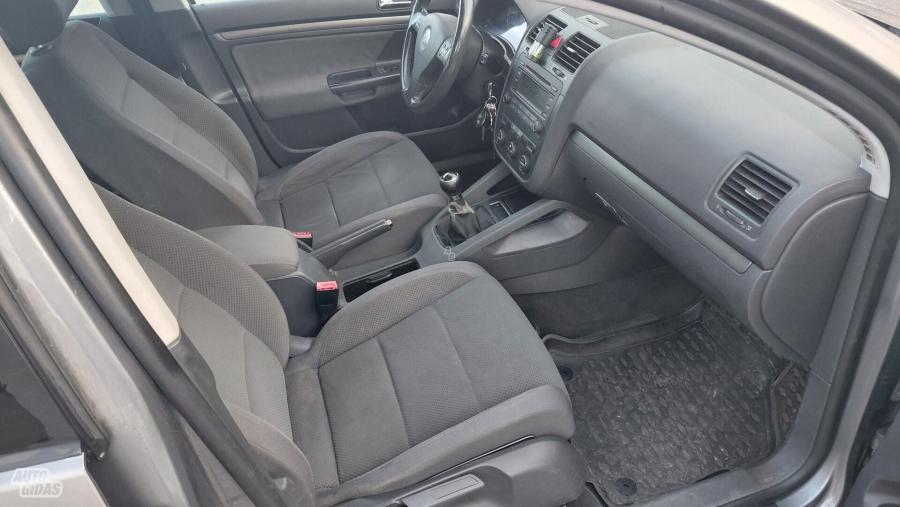 Volkswagen Golf 2004 Mažeikiai, ar dzinēja tilpumu 2.00 L un nobraukumu 256 tūkst. km par 850 €, foto 4 vietnē AUTOMOTO.COM.LV