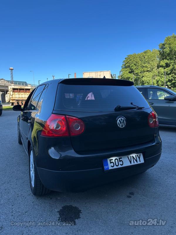 Volkswagen Golf 2004 in Tallinn, with an engine capacity of 1.60 L and mileage of 299 thousand km for 2300 €, photo 5 on AUTOMOTO.COM.LV