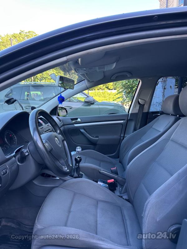 Volkswagen Golf 2004 in Tallinn, with an engine capacity of 1.60 L and mileage of 299 thousand km for 2300 €, photo 9 on AUTOMOTO.COM.LV