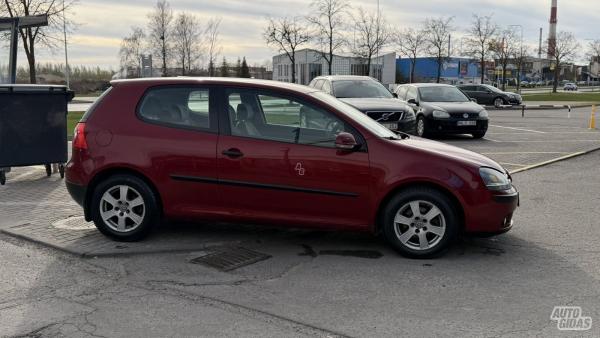Volkswagen Golf 2004 Šauļi, ar dzinēja tilpumu 1.60 L un nobraukumu 210 tūkst. km par 1450 €, foto 4 vietnē AUTOMOTO.COM.LV