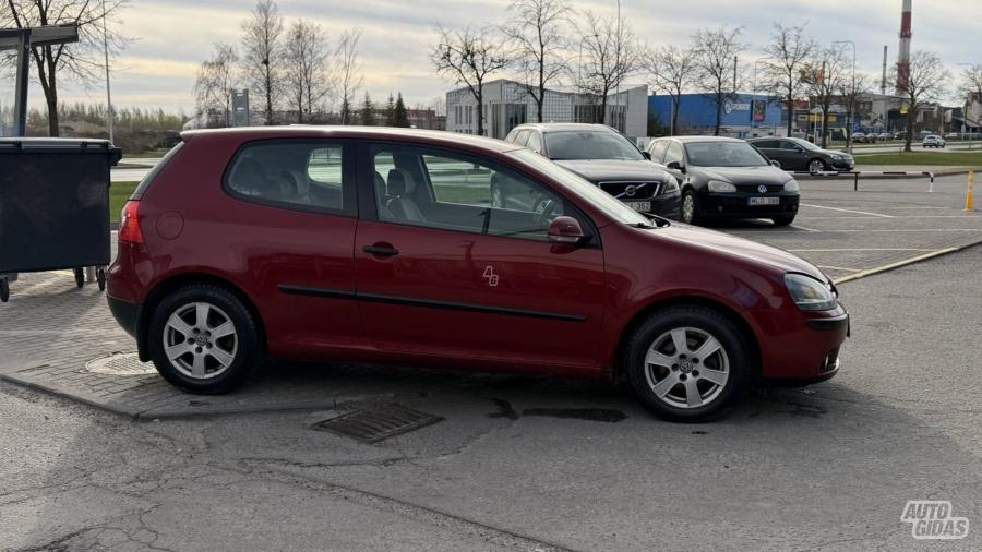 Volkswagen Golf 2004 in Siauliai, with an engine capacity of 1.60 L and mileage of 210 thousand km for 1450 €, photo 5 on AUTOMOTO.COM.LV