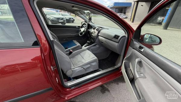 Volkswagen Golf 2004 Šauļi, ar dzinēja tilpumu 1.60 L un nobraukumu 210 tūkst. km par 1450 €, foto 10 vietnē AUTOMOTO.COM.LV