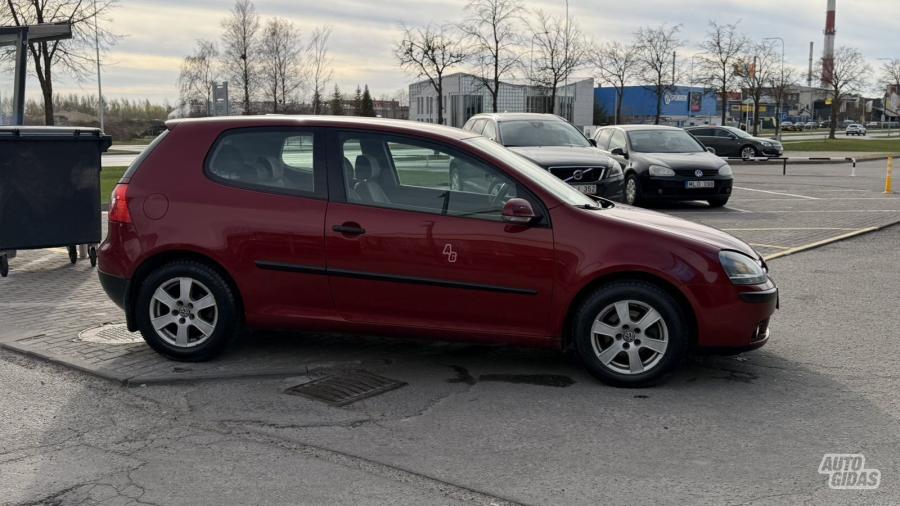 Volkswagen Golf 2004 in Siauliai, with an engine capacity of 1.60 L and mileage of 210 thousand km for 1450 €, photo 5 on AUTOMOTO.COM.LV