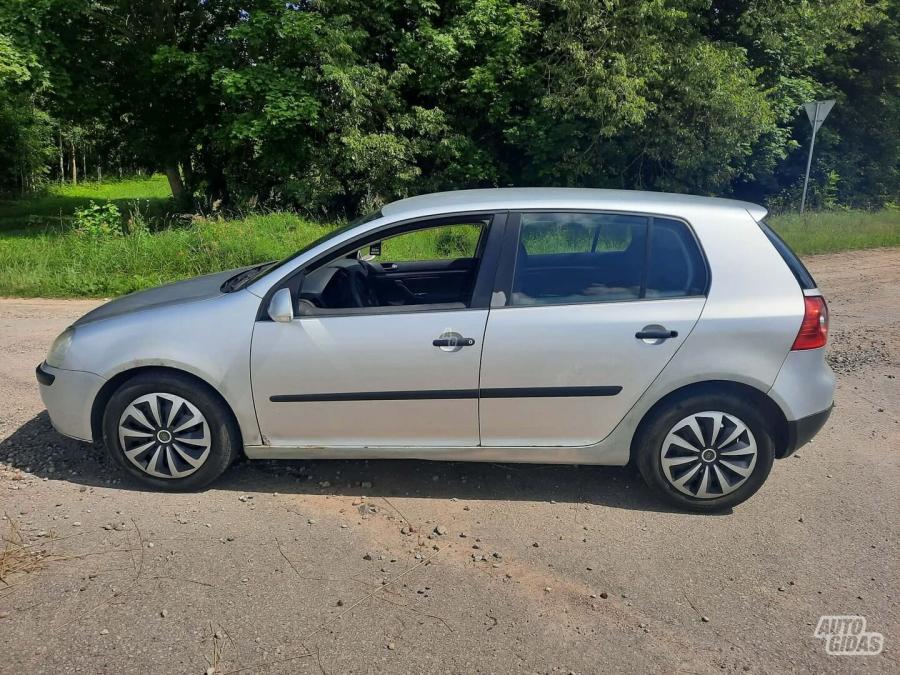 Volkswagen Golf 2004 Prienai, ar dzinēja tilpumu 1.90 L un nobraukumu 40 tūkst. km par 700 €, foto 3 vietnē AUTOMOTO.COM.LV