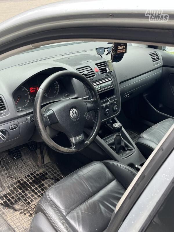 Volkswagen Golf 2004 in Klaipeda, with an engine capacity of 2.00 L and mileage of 350 thousand km for 1100 €, photo 9 on AUTOMOTO.COM.LV