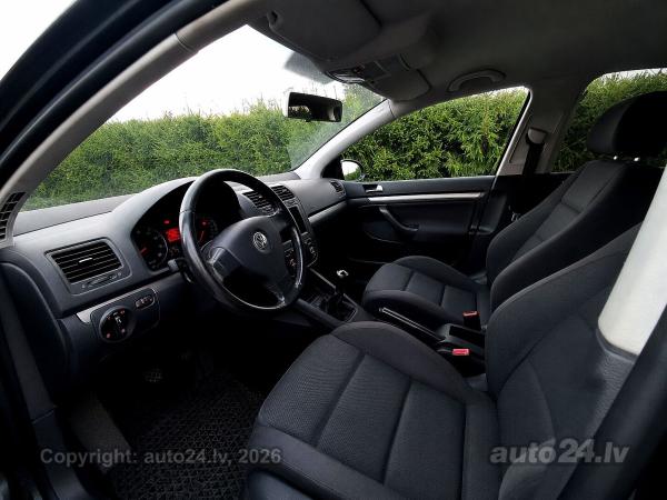 Volkswagen Golf 2004 Tartu, ar dzinēja tilpumu 1.60 L un nobraukumu 340 tūkst. km par 1100 €, foto 7 vietnē AUTOMOTO.COM.LV