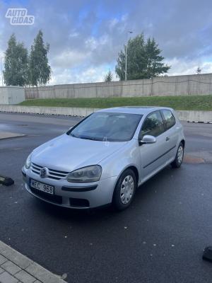 Фольксваген Гольф 2004 в Вильнюс на AUTOMOTO.COM.LV Фольксваген Гольф 2004 в Вильнюс, объемом двигателя 1.60 л и пробегом 240 тыс. км за 750 €, фото 1 на AUTOMOTO.COM.LV