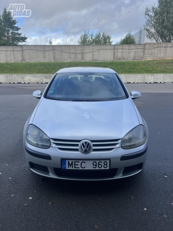 Volkswagen Golf 2004 in Vilnius on AUTOMOTO.COM.LV Volkswagen Golf 2004 in Vilnius, with an engine capacity of 1.60 L and mileage of 240 thousand km for 750 €, photo 4 on AUTOMOTO.COM.LV