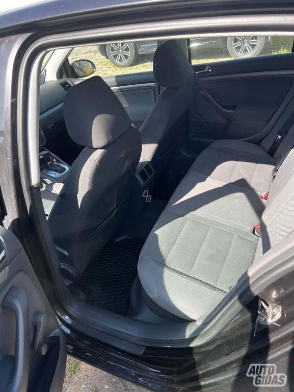 Volkswagen Golf 2004 Viļņa, ar dzinēja tilpumu 1.90 L un nobraukumu 280 tūkst. km par 1600 €, foto 6 vietnē AUTOMOTO.COM.LV