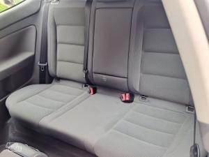 Volkswagen Golf 2004 in Vilnius, with an engine capacity of 1.60 L and mileage of 236 thousand km for 1950 €, photo 8 on AUTOMOTO.COM.LV