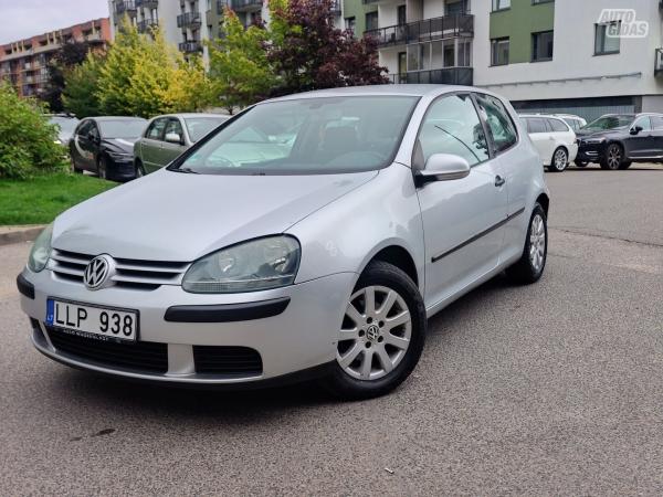 Volkswagen Golf 2004 Viļņa, ar dzinēja tilpumu 1.60 L un nobraukumu 236 tūkst. km par 1950 €, foto 4 vietnē AUTOMOTO.COM.LV