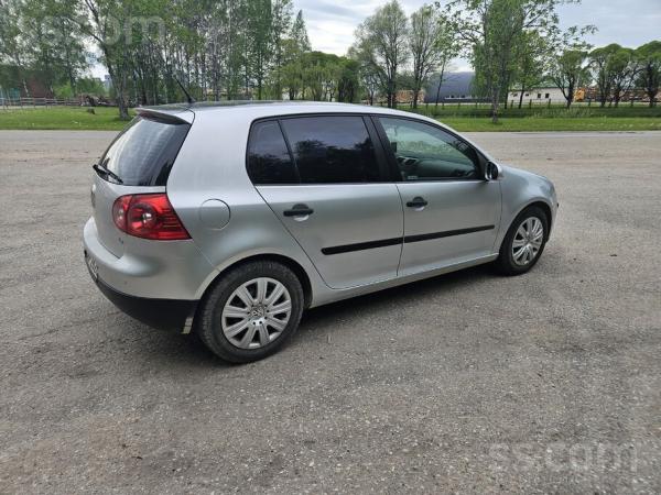 Volkswagen Golf 2005 in Valmiera, with an engine capacity of 1.60 L and mileage of 333 thousand km for 3450 €, photo 3 on AUTOMOTO.COM.LV