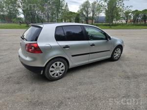 Volkswagen Golf 2005 in Valmiera, with an engine capacity of 1.60 L and mileage of 333 thousand km for 3450 €, photo 3 on AUTOMOTO.COM.LV