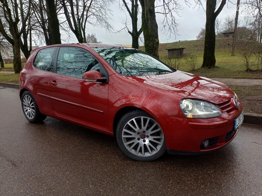 Volkswagen Golf 2005 in Kaunas, with an engine capacity of 2.00 L and mileage of 281 thousand km for 2090 €, photo 1 on AUTOMOTO.COM.LV