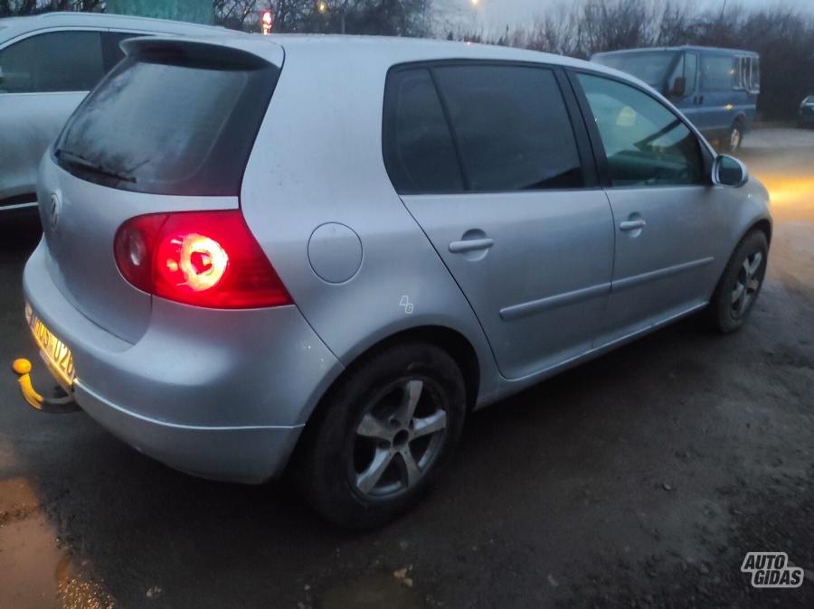Volkswagen Golf 2005 in Siauliai, with an engine capacity of 1.90 L and mileage of 350 thousand km for 1550 €, photo 3 on AUTOMOTO.COM.LV