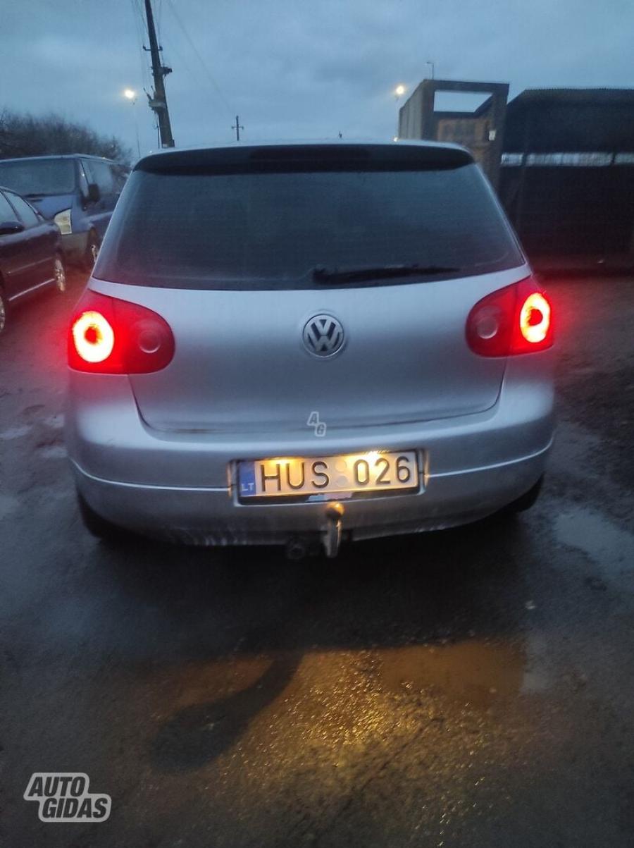 Volkswagen Golf 2005 in Siauliai, with an engine capacity of 1.90 L and mileage of 350 thousand km for 1550 €, photo 4 on AUTOMOTO.COM.LV