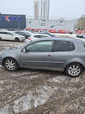 Volkswagen Golf 2005 Rīga, ar dzinēja tilpumu 1.90 L un nobraukumu 265 tūkst. km par 700 €, foto  vietnē AUTOMOTO.COM.LV