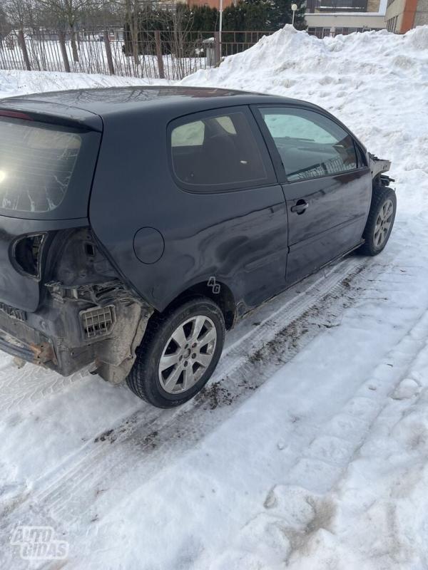 Volkswagen Golf 2005 in Panevezys, with an engine capacity of 1.90 L and mileage of 260 thousand km for 350 €, photo 2 on AUTOMOTO.COM.LV