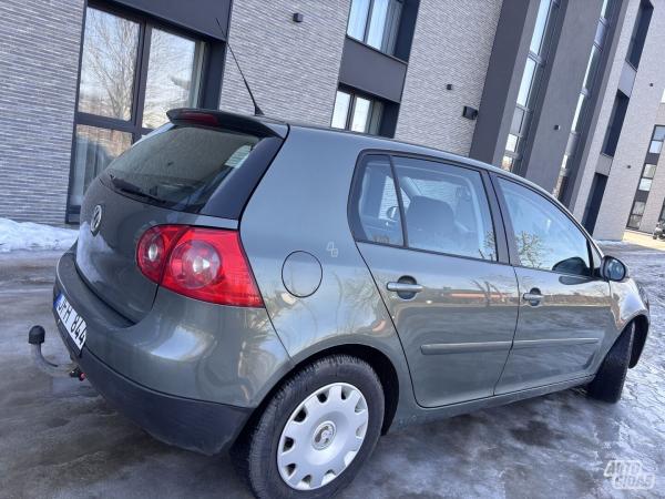 Volkswagen Golf 2005 Kauņa, ar dzinēja tilpumu 1.90 L un nobraukumu 314 tūkst. km par 1350 €, foto 4 vietnē AUTOMOTO.COM.LV