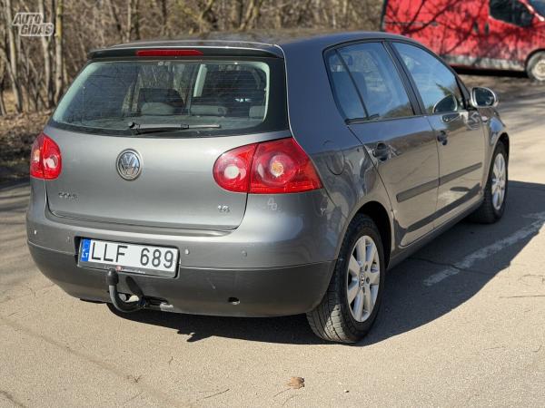 Volkswagen Golf 2005 Šauļi, ar dzinēja tilpumu 1.60 L un nobraukumu 215 tūkst. km par 1450 €, foto 5 vietnē AUTOMOTO.COM.LV