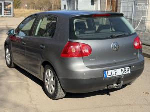 Volkswagen Golf 2005 in Siauliai, with an engine capacity of 1.60 L and mileage of 215 thousand km for 1450 €, photo 6 on AUTOMOTO.COM.LV