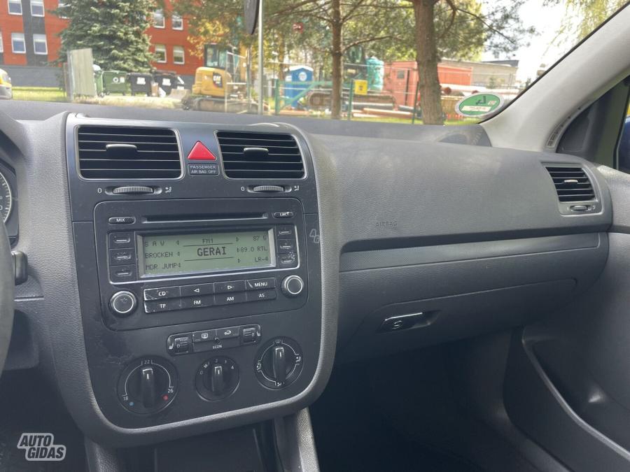 Volkswagen Golf 2005 Kauņa, ar dzinēja tilpumu 1.90 L un nobraukumu 290 tūkst. km par 1750 €, foto 31 vietnē AUTOMOTO.COM.LV