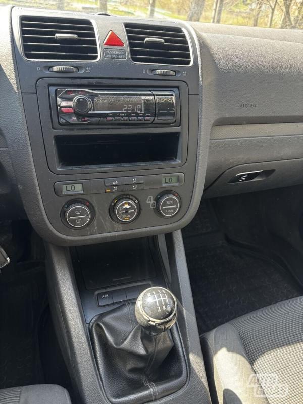 Volkswagen Golf 2005 in Siauliai, with an engine capacity of 1.90 L and mileage of 360 thousand km for 1650 €, photo 7 on AUTOMOTO.COM.LV