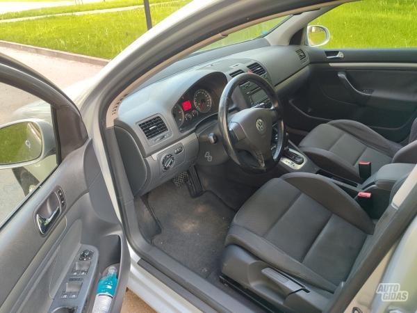 Volkswagen Golf 2005 in Ukmerge, with an engine capacity of 2.00 L and mileage of 282 thousand km for 2350 €, photo 6 on AUTOMOTO.COM.LV