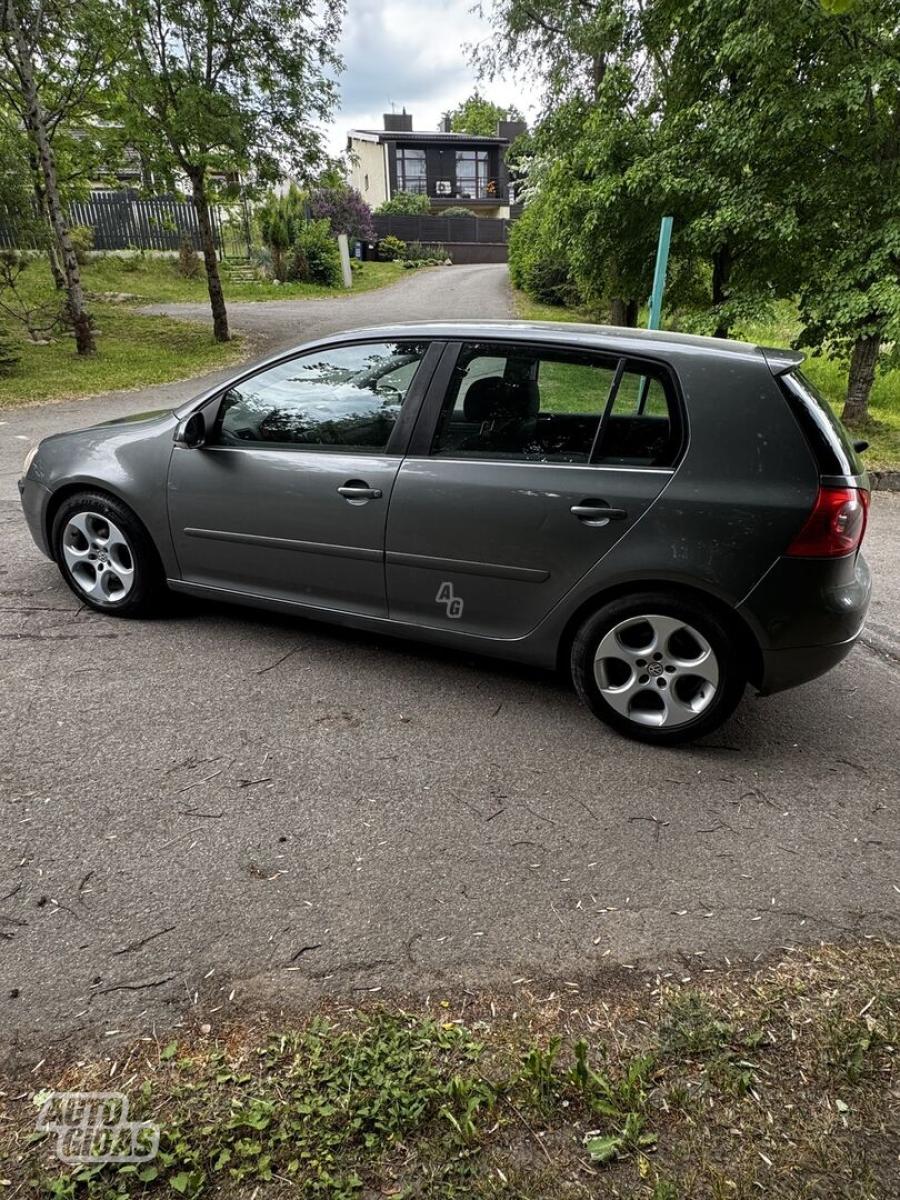 Volkswagen Golf 2005 in Siauliai, with an engine capacity of 1.90 L and mileage of 300 thousand km for 1750 €, photo 8 on AUTOMOTO.COM.LV