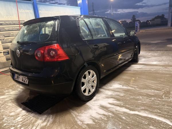 Volkswagen Golf 2005 Panevēža, ar dzinēja tilpumu 2.00 L un nobraukumu 350 tūkst. km par 1400 €, foto 3 vietnē AUTOMOTO.COM.LV
