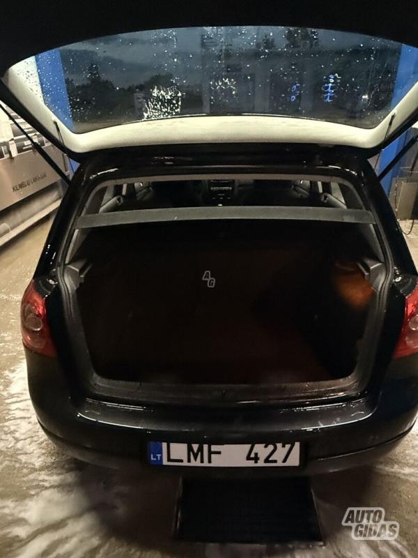Volkswagen Golf 2005 Panevēža, ar dzinēja tilpumu 2.00 L un nobraukumu 350 tūkst. km par 1400 €, foto 7 vietnē AUTOMOTO.COM.LV