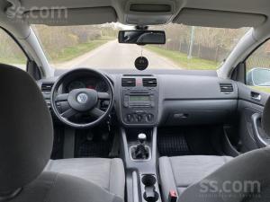 Volkswagen Golf 2005 Balvi, ar dzinēja tilpumu 1.90 L un nobraukumu 288 tūkst. km par 2550 €, foto 8 vietnē AUTOMOTO.COM.LV