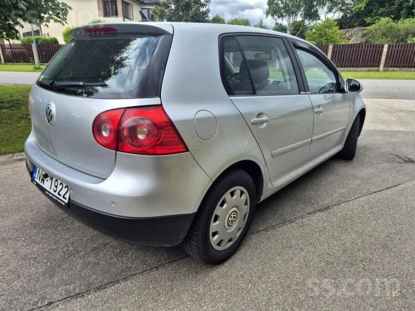 Volkswagen Golf 2005 Rīga, ar dzinēja tilpumu 1.60 L un nobraukumu 360 tūkst. km par 2100 €, foto 7 vietnē AUTOMOTO.COM.LV