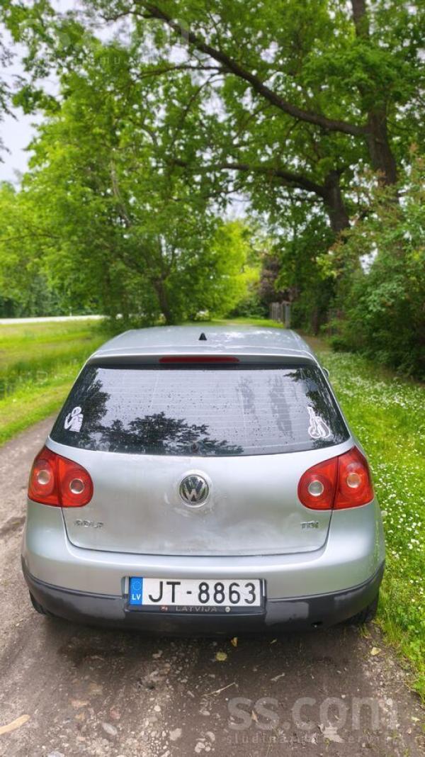 Volkswagen Golf 2005 in Jelgava, with an engine capacity of 1.90 L and mileage of 414 thousand km for 1000 €, photo 4 on AUTOMOTO.COM.LV