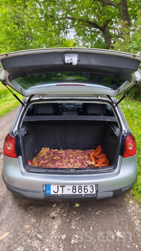 Volkswagen Golf 2005 in Jelgava, with an engine capacity of 1.90 L and mileage of 414 thousand km for 1000 €, photo 5 on AUTOMOTO.COM.LV