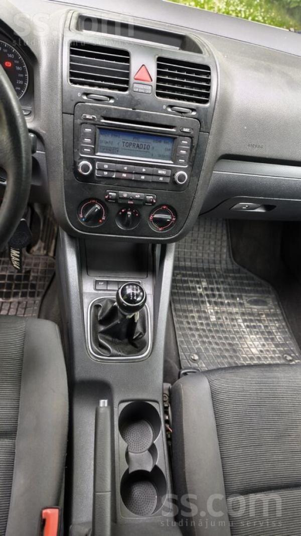 Volkswagen Golf 2005 in Jelgava, with an engine capacity of 1.90 L and mileage of 414 thousand km for 1000 €, photo 9 on AUTOMOTO.COM.LV