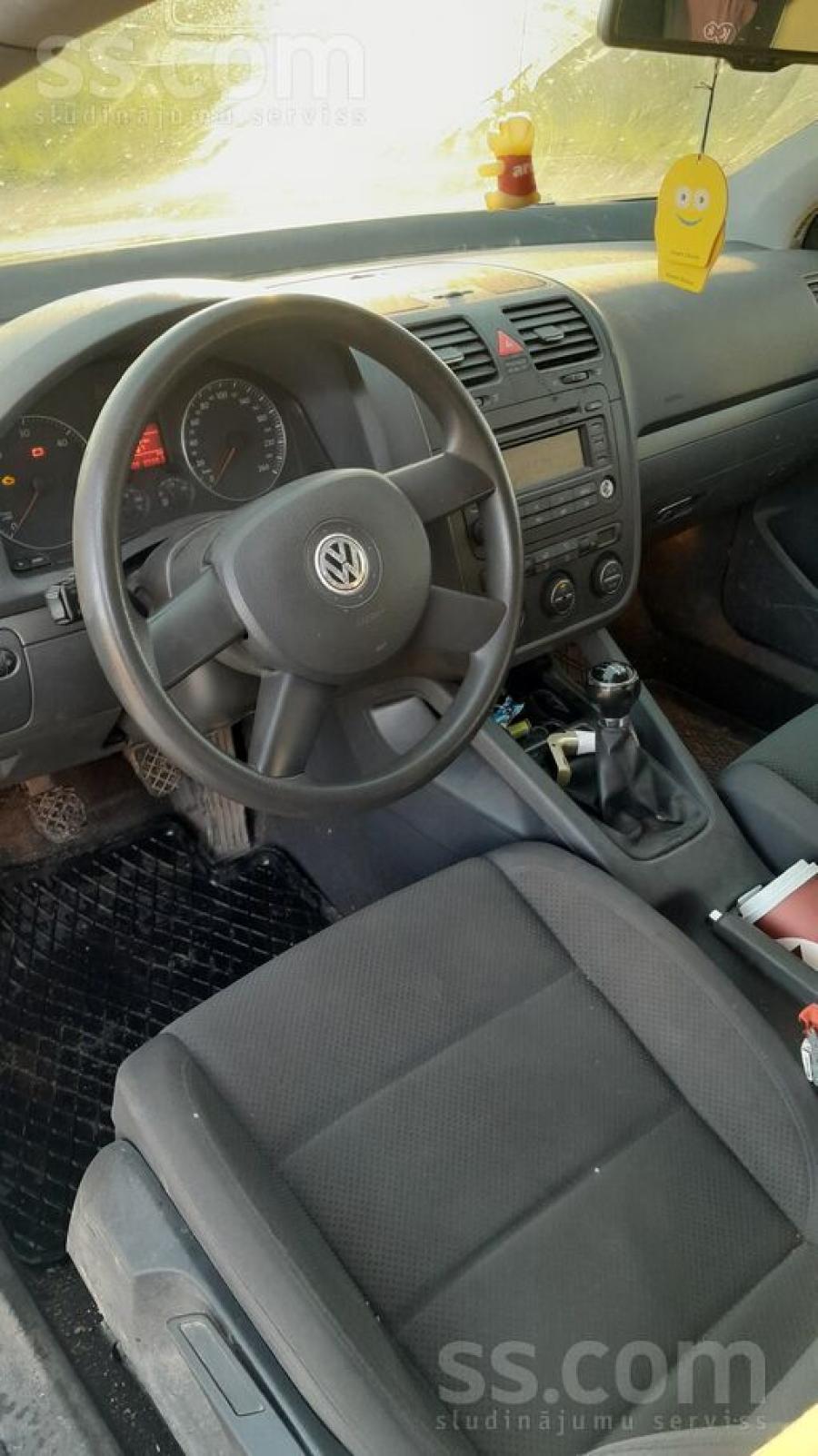 Volkswagen Golf 2005 in Valmiera, with an engine capacity of 1.90 L and mileage of 389 thousand km for 1200 €, photo 6 on AUTOMOTO.COM.LV