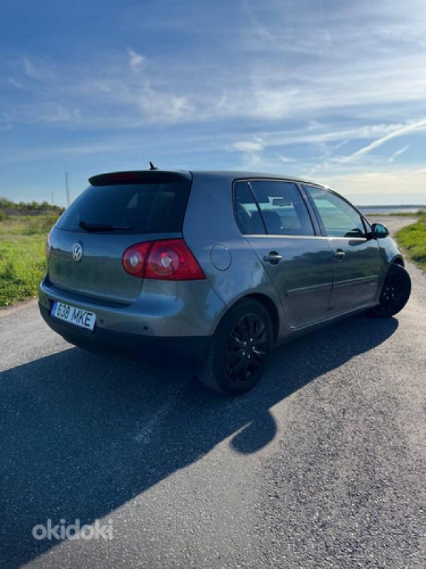 Volkswagen Golf 2005 Tallina, ar dzinēja tilpumu 0.10 L un nobraukumu 332 tūkst. km par 2399 €, foto 4 vietnē AUTOMOTO.COM.LV