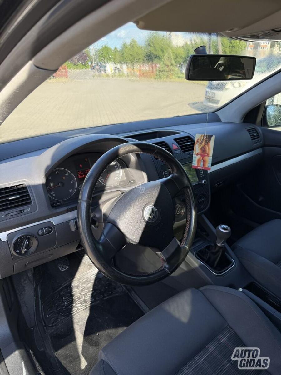 Volkswagen Golf 2005 in Kaunas, with an engine capacity of 1.90 L and mileage of 333 thousand km for 1200 €, photo 8 on AUTOMOTO.COM.LV