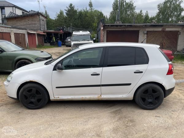 Volkswagen Golf 2005 Viļņa, ar dzinēja tilpumu 1.90 L un nobraukumu 328 tūkst. km par 1000 €, foto 7 vietnē AUTOMOTO.COM.LV